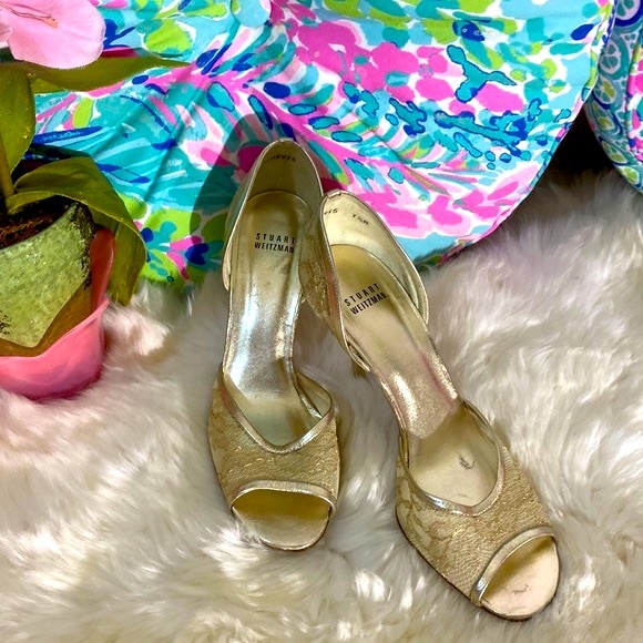 Stuart Weitzman | Shoes | Stuart Weitzman Lacy Gold Dorsay Style Heels ...